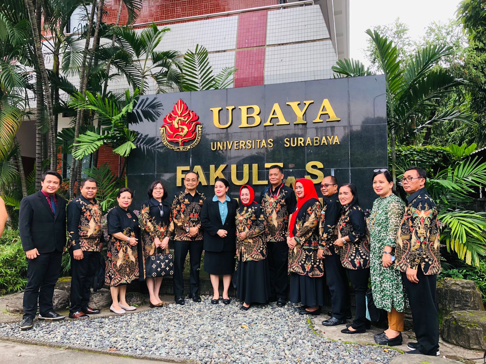 FH UBAYA dan Pengurus Wilayah Jawa Timur Ikatan Notaris Indonesia ...